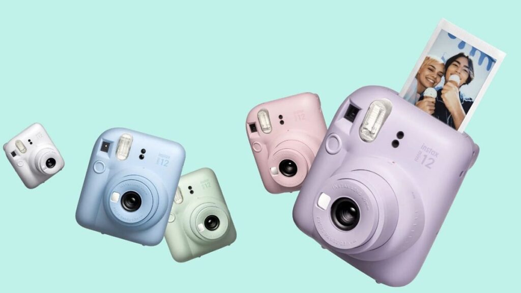Fujifilm Instax Mini 12 review chi tiết giá bán, thiết kế